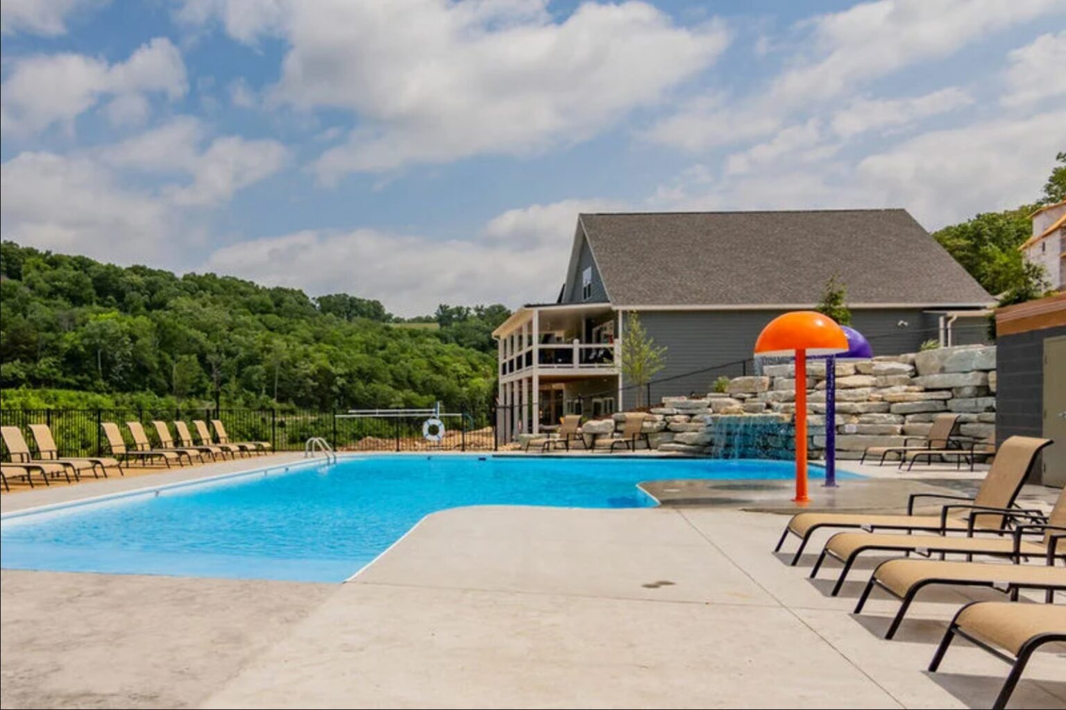 The Lodges at Chateau Cove - Rent Branson